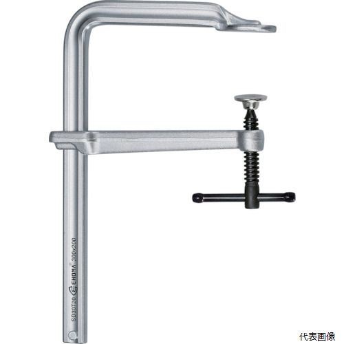 【特長】 ●スタンダードな深型クランプです。 ●150mmクランプ時の最大締め付け圧は、8．0kNです。 【仕様】 ●全長(mm)：513 ●最大口開き(mm)：400 ●ふところ(mm)：200 ●フレーム寸法(mm)A：30.0 ●フレ...