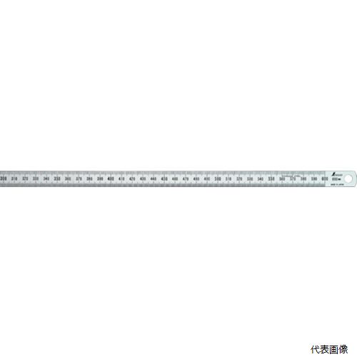 【特長】 ●細幅で厚みの薄い直尺です。 ●目盛はエッチングで、さらに黒クロムメッキを施しており色落ちしにくくなっています。 ●R状の寸法測定、機械の取り付けに適しています。 ●品質はJIS規格品と同等です。 ●全長(mm)：630 ●幅(m...