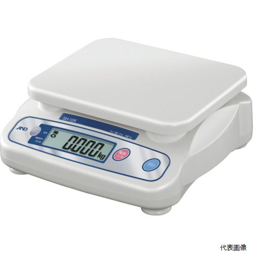 【特長】 ●計量皿までの高さ（全高）が低く、載せ降ろしが容易で、連続作業の負担を軽減します。 ●ワンタッチで計量皿の重さをゼロにできます。（風袋引き可能） ●1/2000の高分解能で細かく計量できます。 ●持ち運びのしやすい構造：左右に便利...