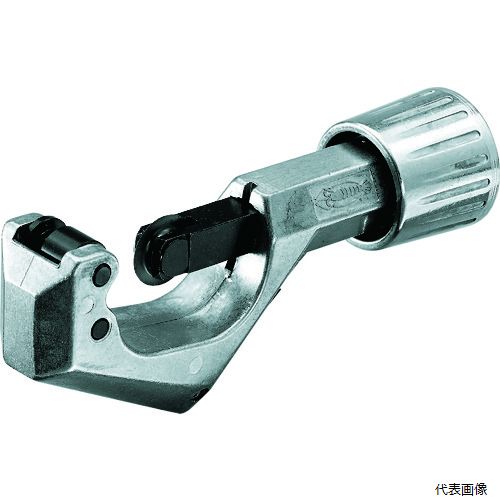 【特長】 ●丸刃は特殊工具鋼に完全熱処理してあるので、切れ味および耐久性は抜群です。 ●ノブにスペア用替刃付です。 ●特殊アルミ合金製で軽く、パイプ切断が簡単にできます。 ●面取り刃は切れ味もよく、丈夫にできているので完全な面取りを行うこと...