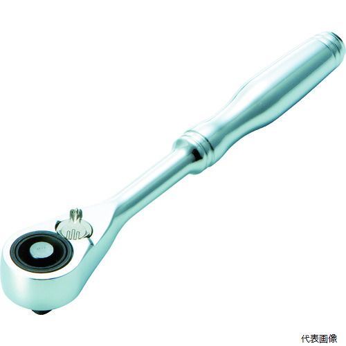 【特長】 ●ヘッドが小さく、狭い箇所の作業に最適です。 ●ソケットの着脱が容易で、作業時には外れにくいソケットホールド機構付です。 ●ワンプッシュ操作でソケット交換ができます。 【仕様】 ●歯数(枚)：72 ●差込角(mm)：凸6.35 ●...
