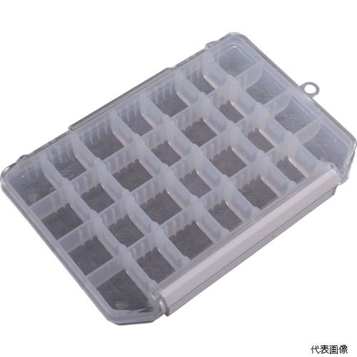 【特長】 ●長手方向の仕切は固定、短手方向は自由です。 ●3.2ミリ単位で仕切板が可変できます。 ●バックルが1つのため、フタの開閉がワンアクションで行えます。 【用途】 ●小物・パーツ類の収納 【仕様】 ●色：クリア ●外形寸法(mm)間...