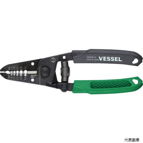 【特長】 ●8sqまで剥ける太線仕様です。 ●剥離長さの目安になる目盛付きです。 ●保管時でも開かないストッパー付きになります。 ●力が入りやすいエラストマーグリップです。 ●スプリングで刃が開くので、素早い作業が可能です。 ●落下防止コー...