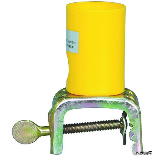 【特長】 ●ソーラー式工事灯(SF-7)を単管に取り付けるためのアダプターです。 【仕様】 ●品名：単管取付アダプター ●適合機種：SF-7 ●色：銀/黄 ●タイプ：単管用黄筒 ●単管取付用 ●ソーラー式工事灯用アダプター 【入数】 ●1個...