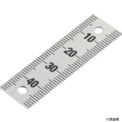 【特長】 ●両側目盛り ●ゼロ位置：上端 【仕様】 ●全長(mm)：50 ●幅(mm)：15 ●厚さ(mm)：0.5 ●呼び寸法(mm)：50 ●測定範囲：40 ●貫通穴（個）：0 ●接着タイプ ●目盛り：1mmピッチ ●目盛り彫り込み(エ...