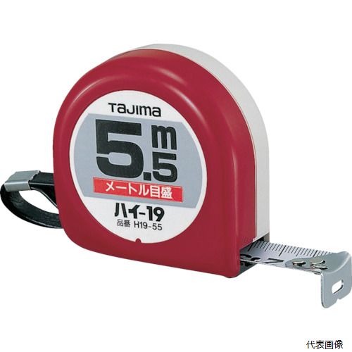 【特長】 ●0点補正移動爪です。 ●ショックアブソーバー付です。 ●表・裏両面目盛です。 ●大型ベルトクリップ、爪飛び防止用プロテクター付です。 ●ヨンゴーゴーピッチ表示付です。 ●テープ長さ(m)：5.5 ●テープ幅(mm)：19 ●水平...