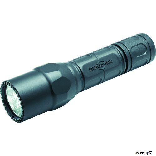 【特長】 ●高強度航空宇宙用アルミ鋼材を使用しています。 【仕様】 ●明るさ(lm)：600(強)15(弱) ●外径(mm)：32 ●全長(mm)：132 ●使用電池：リチウム電池CR123A×2個（付属） ●最大点灯時間(h)：1.5(強...