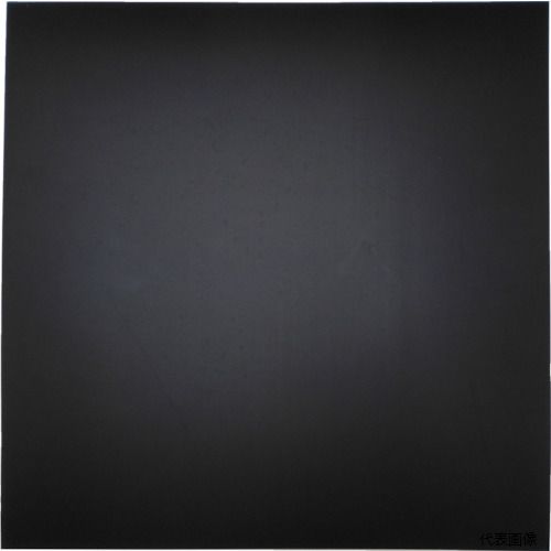 【特長】 ●従来のゴムシートと比較して、耐候性、耐熱性、耐油性に優れています。 ●臭いも少なく、色移行もせず安全で環境にやさしい高機能ゴムシートです。 【用途】 ●すべり止め、クッション材。 【仕様】 ●色：黒 ●厚さ(mm)：5 ●幅(m...