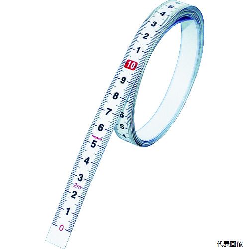 【特長】 ●縦目盛仕様の粘着テープ付フラットテープです。 ●カットが自由にできます。 ●数字を下から上に配置しています。 【用途】 ●作業台、機械などへの縦方向の取り付けに。 ●全長(mm)：2000 ●幅(mm)：13 ●厚さ(mm)：0...