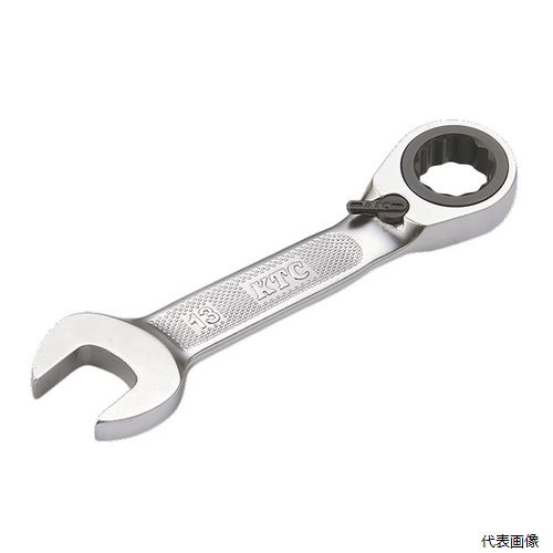 【特長】 ●オフセットタイプのショートラチェットコンビネーションレンチです。 ●ラチェット部は、本締めが可能です。 ●レバー操作により回転方向を切り替えできます。 ●滑りにくいグリップデザインを採用しました。 ●十二角タイプです。 【仕様】...