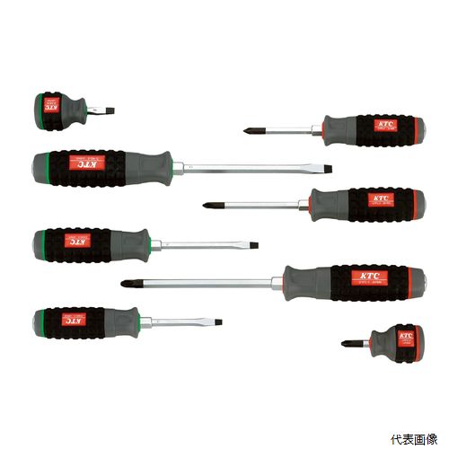 【特長】 ●貫通タイプの樹脂柄ドライバ8本組セットです。 ●六角ボルスター付です(スタッビドライバ除く)。 ●先端マグネット付です。 ●軸の材質はCr-Vです。 【仕様】 ●重量(kg)：1.2 【セット内容/付属品】 樹脂柄ドライバクロス...