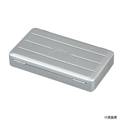 【特長】 ●工具、部品の管理等に便利です。 ●材質はスチール製です。 【仕様】 ●本体サイズ(mm)：W275xD150xH50 ●重量(g)：800 【入数】 ●1個 他のサイズはこちら 在庫のない商品は検索に表示されない場合がございます