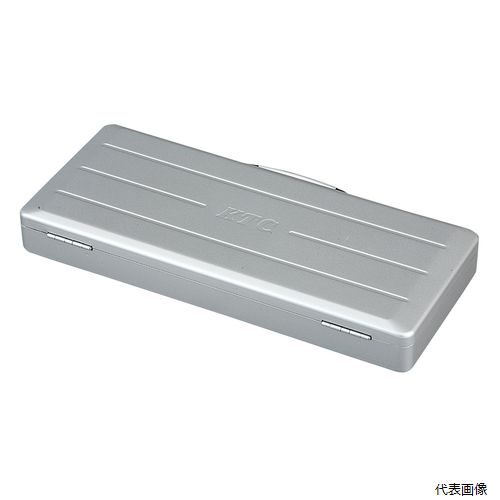 【特長】 ●工具、部品の管理等に便利です。 ●材質はスチール製です。 ●トランク形（ハンドル付）のメタルケースです。 【仕様】 ●本体サイズ(mm)：W455xD190xH60 ●重量(kg)：1.6 【入数】 ●1個 他のサイズはこちら ...