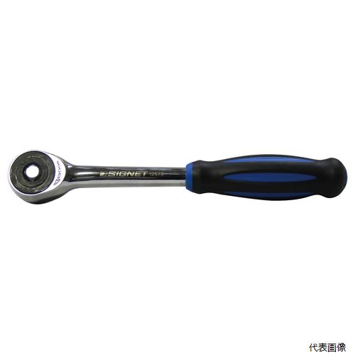 【特長】 ●エンジンルームなど狭い箇所で活躍。 ●グリップを回転させることでヘッドも回転。 ●差込部分を押し込むことで回転方向を切替可能。 【仕様】 ●差込角(SQ)：3/8 ●ギア数：60 ●全長(mm)：243 ●ヘッド径(mm)：36...
