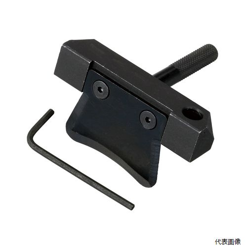 【特長】 ●シールパッキンで止めてあるオイルパンを外す際のカッター。 【仕様】 ●幅(mm)：70 ●厚さ(mm)：16 ●刃幅(mm)：47 ●奥行(mm)：28 ●厚さ(mm)：1.6 ●取付ボルトサイズ：H2.5(M4×P0.7) 【...