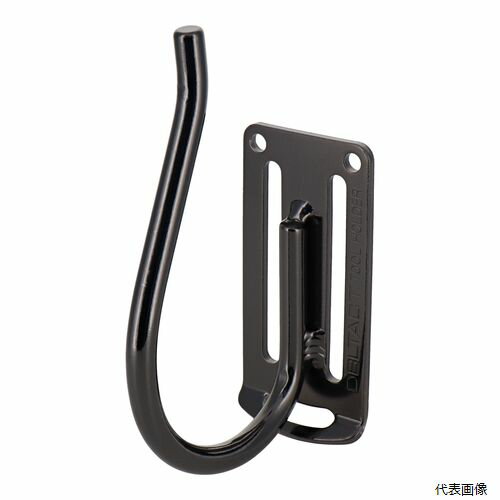 超軽量アルミ仕様 【特長】 ●軽量＆高強度！ ●落下防止コード取り付け穴を上下に設置 ●60mmベルト対応 ●選べるシルバーとガンメタ 【用途】 ●両口ラチェット・レンチ・モンキー・テープなどの吊り下げに 【商品情報】 ●品番：DT-ATH...