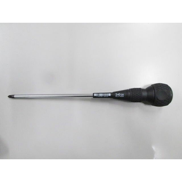 高弾力のクッショングリップ 手のひらにフィットし滑りにくく大きな力が伝わります。 【特長】 ●ネジに余裕の締め付け力 ●＋−で色分けされたクッショングリップ ●クロムバナジューム鋼（全身焼入） ●刃先は高精度のブラックポイント加工 ●マグネ...
