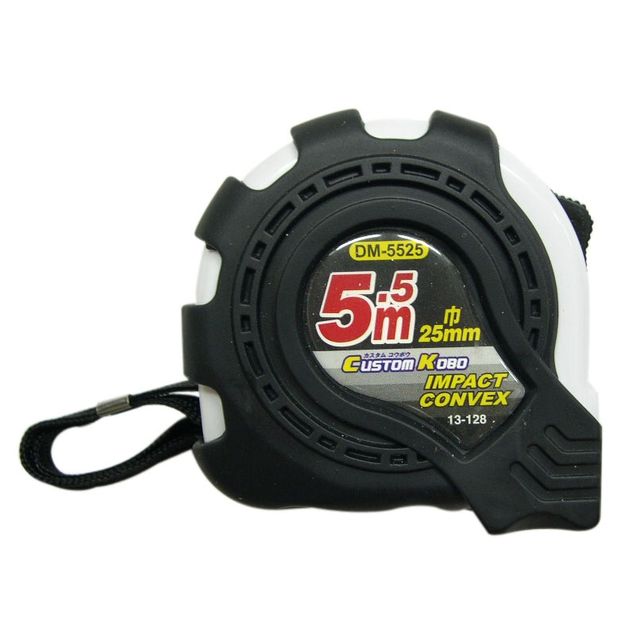 衝撃に強いゴムカバー付き! 【特長】 ●衝撃に強いゴムカバー付き 【商品サイズ】 長さ5.5m テープ幅25mm 【材質】 ●本体：ABS樹脂(白色の部分) ●ラバー部：PVC(ラバーの部分) ●テープ：スチール 【内容量】 1ヶ 他のサイ...