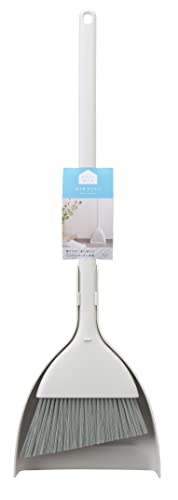 モダンホワイト(ほうきちりとり)/約205×644×53mm/W628W・Color:ホワイト(ほうきちりとり)PatternName:ほうきちりとりセット・パッケージ個数:1・【掃きやすく、立たせてすっきり収納】掃きやすいほうきと、ゴミが...