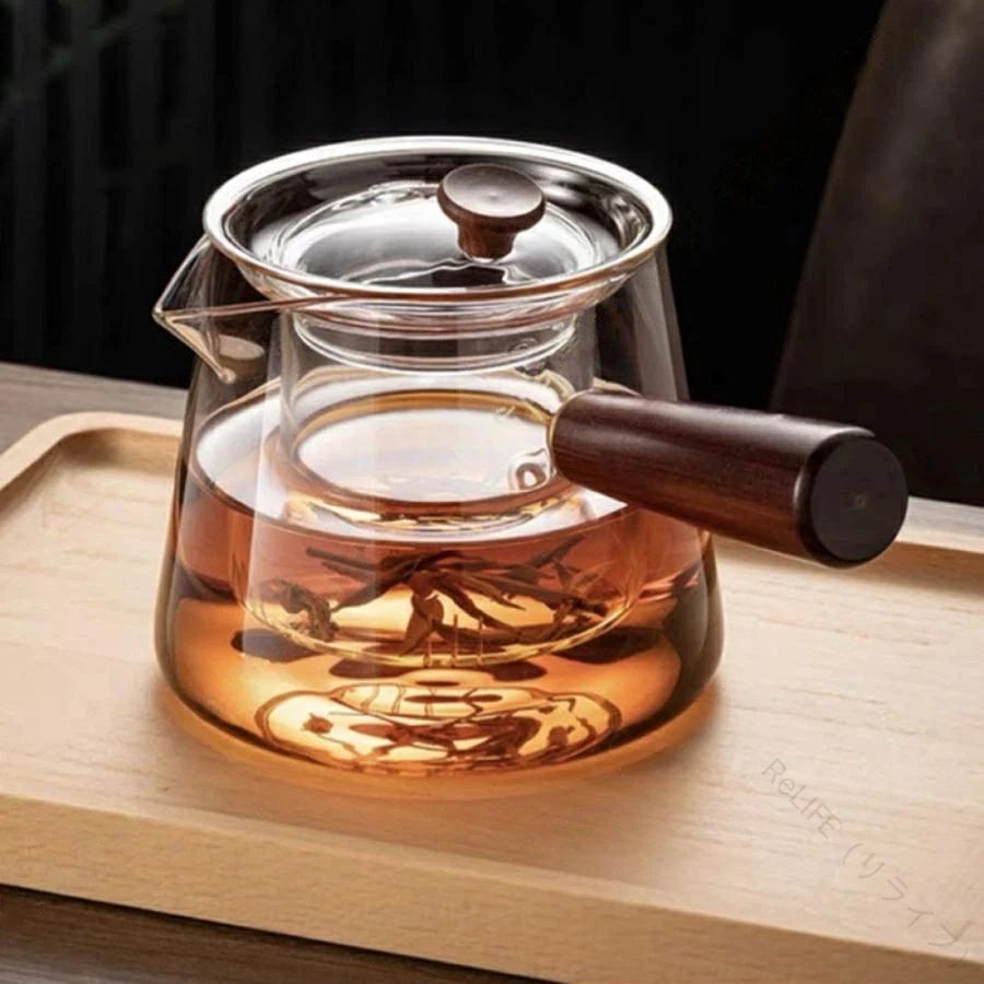 【容量*セット内容】ポット：約550ml 750ml扱いやすいシンプルなデザインのティーポットです。お手入れがとても楽です。また、食洗器にも対応しています。ガラス製のハンドルはしっかりと握ることができ、従来のガラス器の繊細なイメージを変える...