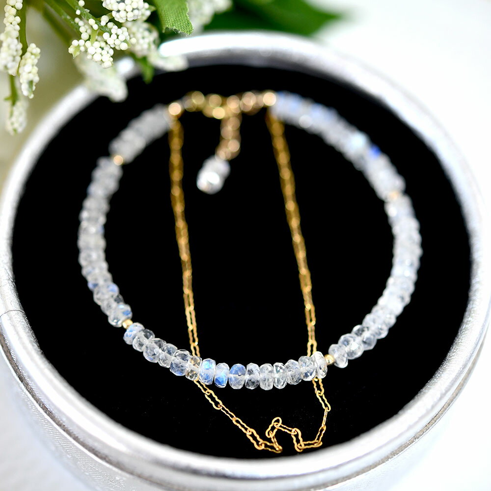 Instagram　ID:ralulushuより実物撮影の動画も確認できますよ+300円でラッピング可能♪ Description RALULU.SHUオリジナルデザイン 宝石質ムーンストーンと波チェーンの1連または2連ブレスレットです。 ...