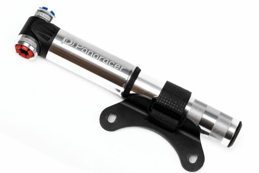 サイズ:ホース収納時17cmホース延長時34cm 重量:85g 空気圧上限:800kPa(120psi、8kgf/cm) 付属品:ボトル台座用ブラケット、ボルト2本 材質:アルミ(ボディ) 対応バルブ:仏式、米式 ブランドロゴ変更に伴い、お...