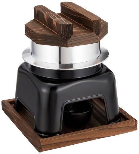 間口x奥行x高さ(mm):195x195x215 (釜)内径(mm):φ115 (固型燃料皿)内径x高さ(mm):φ55x22 質量(kg):1.06 しゃもじ付釜:アルミダイキャスト