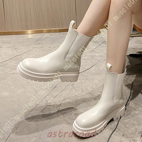 ヒールの高さ 4.5cm★長時間歩いても疲れにくい★ちょっぴり厚底で約4.5cmのローヒールな上に、柔らかいインソールと屈曲性の高いゴムの靴底で、たくさん歩いても疲れないとの評判！★[特徴] 絶妙な技量、人間工学に基づいたデザイン、シンプル...