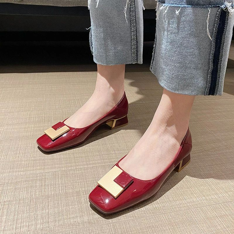 商品詳細 商品名 パンプス　xz-67 商品特徴 ■履き心地も見た目の美しさも両方叶えたい…！ ■快適な履き心地を追求し、ついに…履いた瞬間ふわっと軽い！エアスイートが誕生いたしました。 素材 PU サイズ 22.5-25cm カラー レッ...