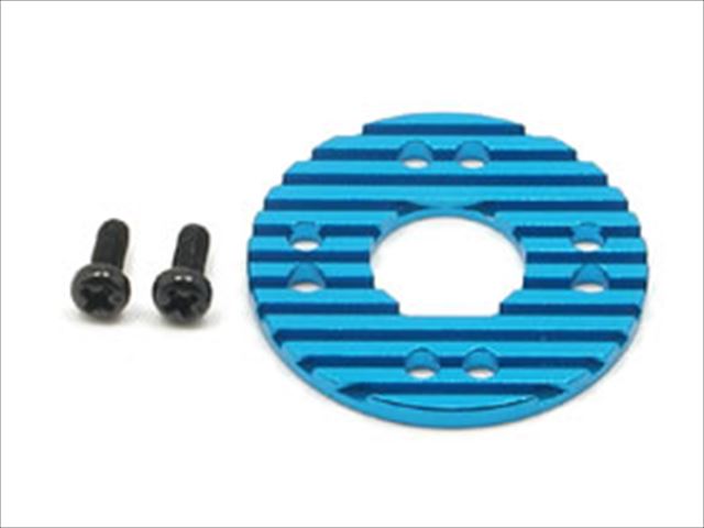 高熱をもちやすいドリフト用モーターなどに最適なフィン付ヒートシンクです。マウントとモーターの間に取り付ける事で放熱を促進します。ブルーアルマイト 適応シャーシ タミヤ：TT-01シャーシ