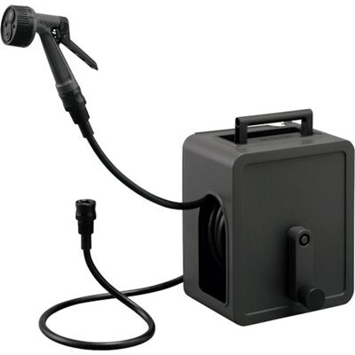 特長●雨風や直射日光からホースを守り、傷みにくくするフルカバーホースリールです。●アーチ状の巻き取り口がホースの片寄りを防ぐので、ホースの巻き取りが簡単です。●アクアガンと蛇口口金を付け替えることで、手持ちで使用する場合と据え置きして使用す...