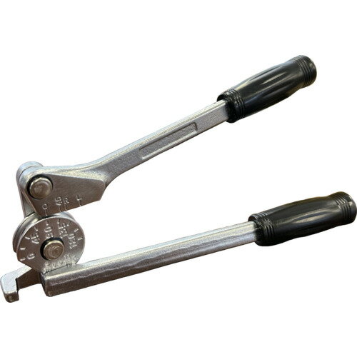 特長●深い溝のベンディングホイールにより、チューブ肉厚の変化が少なく小さい曲げ半径での仕上がりが可能です。用途●銅・真鍮・アルミの曲げ加工に。仕様●タイプ：インチ用●適合管径(mm)：7.94●曲げ半径R(mm)：17.46●全長(mm)：...