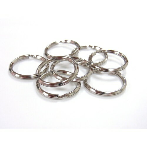 ●Wリングに強度と美しさを加えたリングです。●チェインの先端金具・ジョイント金具に。●IKR-32×2個入●ニッケルキーリング32mm●本体：鉄(SWRM6)●急激に荷重をかける、角度をつけて吊るなど、適正荷重は使用条件によって変わります。...
