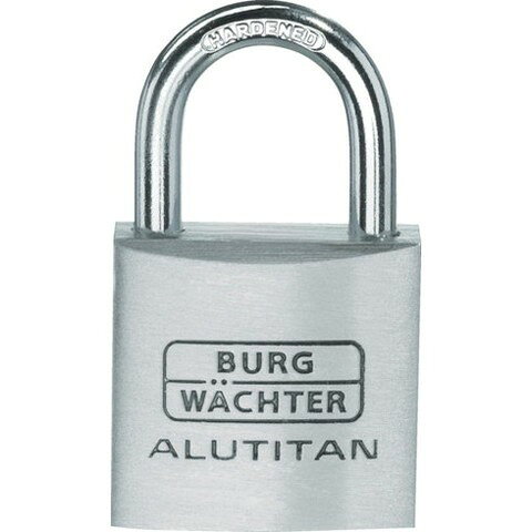 【商品詳細】●独自開発のAlutitan(アルティタン)合金を使用しており丈夫かつ軽量です。●防錆効果の高い素材を内部パーツに使用しています。●ツルの両側でロックが掛かり、引き抜き耐性に優れています。●種類の多いカギを取り揃えており防犯性を...