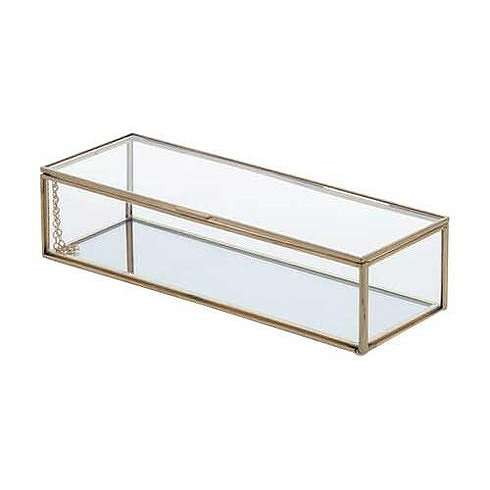 【商品説明】女性らしさあふれる華奢で細身のフレームが特徴のガラスボックス。ストッパーのチェーン付だから、ふたを開けたままディスプレイできます。生産国:中国素材・材質:ガラス、ブラス、アイアン、ミラー商品サイズ:W20×D7.5×H4.5cm...