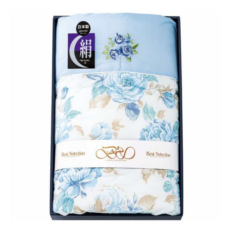 【商品詳細】洗濯ネットに入れて家庭用洗濯機でジャブジャブ洗えて楽々お手入れができます。詰め物にシルク10％を配合したワタを使用した日本製の肌布団に仕上げました。現品サイズ・内容:150×200cm肌布団1枚・側地:ポリエステル65％・綿35...