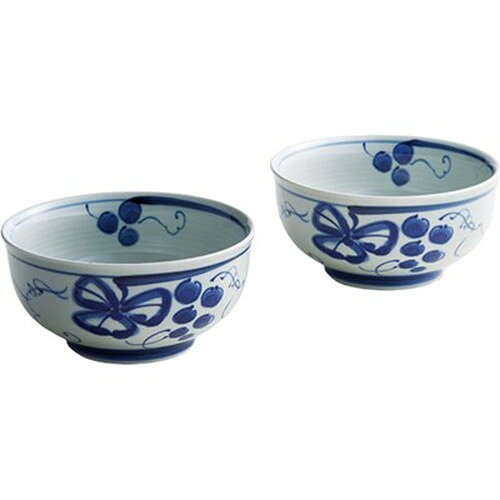 古染青磁ぶどう絵多用丼2P特長古伊万里調の藍染めが落ち着きのある器です。ぶどうの実はヨーロッパでは思いやり、日本でも実が沢山なることから子孫繁栄の象徴とされてきました。反り型が使いよさを実感できます。家庭用食洗機使用可。仕様メーカー型番:0...