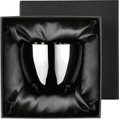 ステンレスの黒染めカップ特長ステンレスの黒染めカップ。『18-8ステンレス』は、耐食性・耐熱性に優れており錆びにくく衛生的です。そのカップを酸化被膜により黒く染めた後、職人が丁寧に磨き込むことで一つ一つ違った色味・風合いがあり、世界に一つだ...