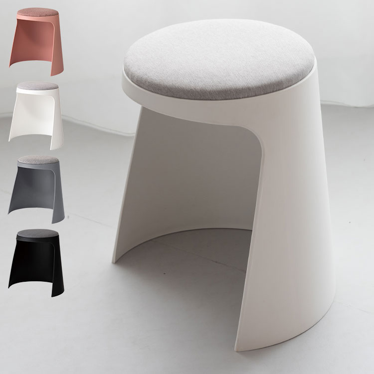 ■商品サイズ幅42×奥行34.5×高さ44cm■素材ポリプロピレン ポリエステル■重量2kg■生産国中国■特徴デザイン性と機能性、両方叶えるスタッキングスツール「カヌレ」座面下に大きく空いた空間は、個性的なフォルムのデザイン性を高めるだけで...