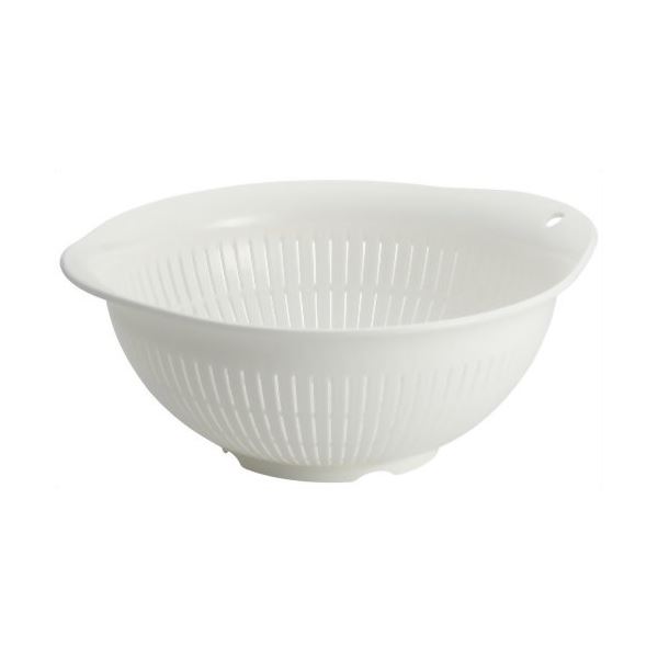 ■商品内容【ご注意事項】この商品は下記内容×60セットでお届けします。軽くて扱いやすいプラスチック製ザル。抗菌加工付き。 銀イオンのチカラで細菌やカビの繁殖を抑制します。 スリット形状の穴で水切れしやすい。 ボウルと重ねても取り出しやすく、...