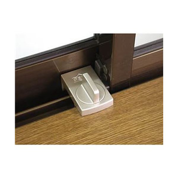 ■商品内容【ご注意事項】この商品は下記内容×20セットでお届けします。●窓枠に取り付け、防犯効果を高めます。■商品スペックその他仕様本体寸法(mm)幅×長さ:33×55●色:シルバー●材質:亜鉛ダイカスト●取付仕様:下枠型●質量(g):13...