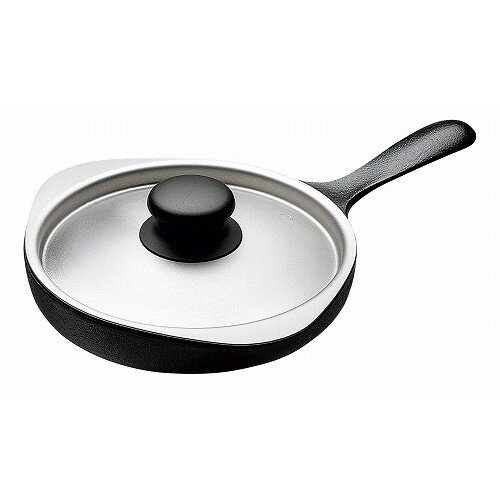 ■商品説明●南部鉄器と鉄板とのちがいは厚みです。鉄板ですと熱が逃げやすく、局部的に加熱してしまうので、焦げやすくなります。南部鉄器は、熱をたくさん保有していますから、ふんわりとした熱が全体に早く行き渡り、おいしい料理ができます。また鉄鍋で調...