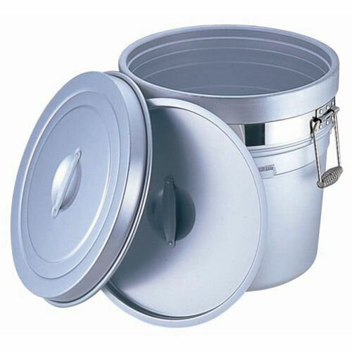 オオイ金属 アルマイト 段付二重食缶 （大量用） 250-A （20l） ASYA001 JANコード 4906211019199●メーカー品番:250-A●外径×高さ(mm):370×320●容量(L):20●重量(kg):4.8■刑務所...