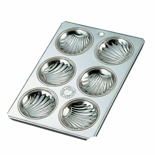 久保寺 ブリキ マフィン型 貝型 6カップ WMH01 JANコード 4517732006157●幅×奥行×高さ(mm):166×230×15●(1カップ・内寸)内径×深さ(mm):φ62×14●材質：ブリキ【送料について】北海道、沖縄、離...
