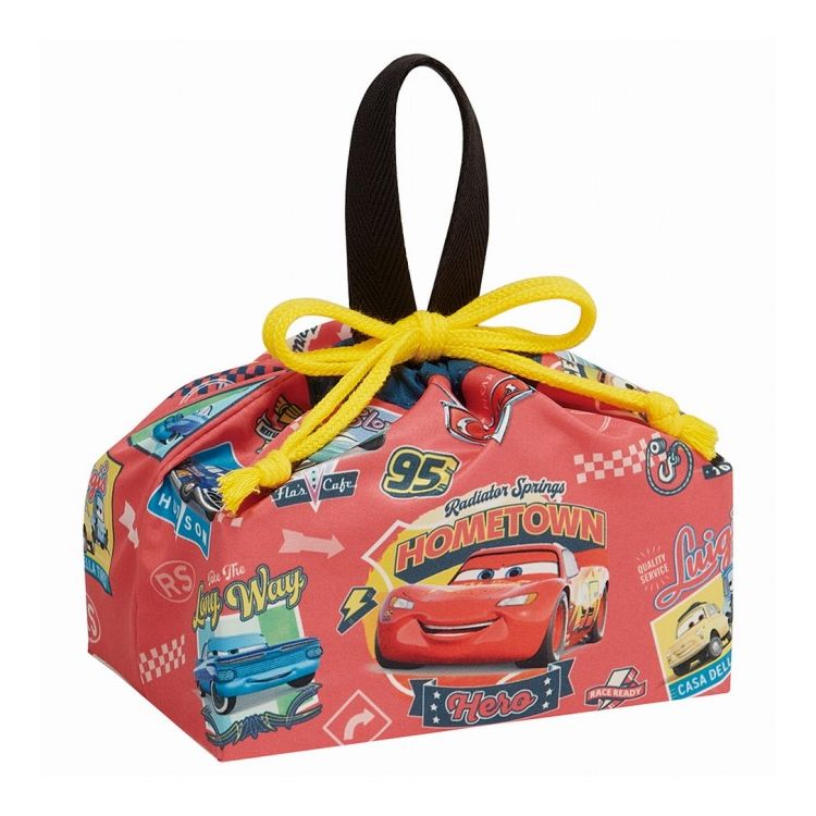 【商品詳細】お弁当箱を入れるのに便利な巾着袋です。しわになりにくいポリエステル素材。持ち手付き。【商品サイズ(約)】サイズ：290×165×120mm【品質表示】ポリエステル100％※洗濯機、乾燥機の使用はお避け下さい。●日本製※掲載画像は...