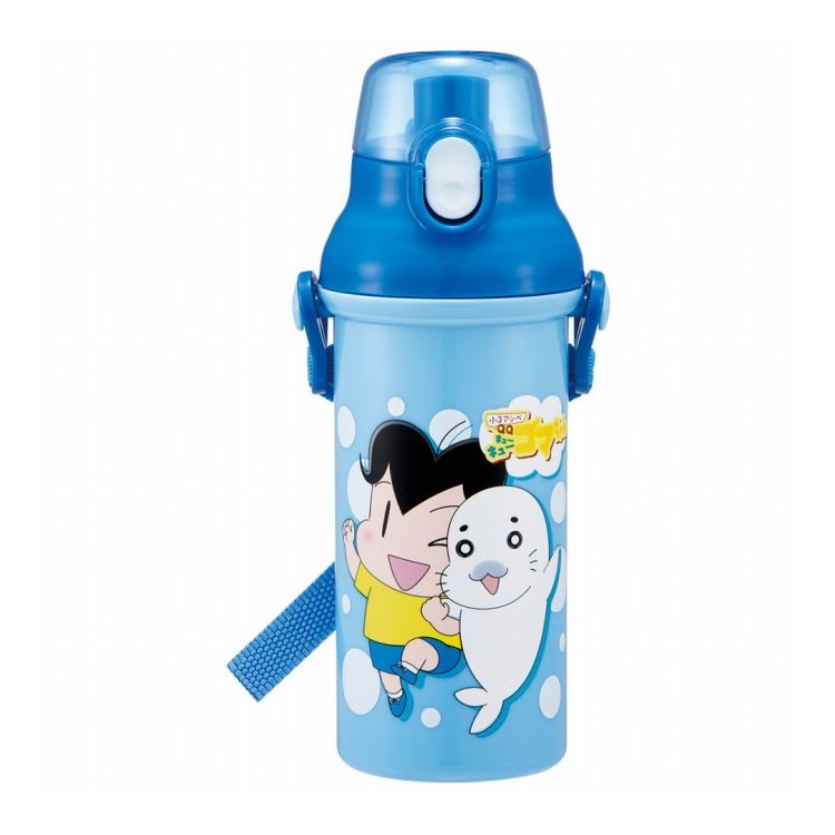 【商品詳細】食器洗い乾燥機OKのプラスチック直飲み水筒です。プッシュ式オープンで簡単オープン！本体は氷が入れやすい広口タイプ。肩にかけて持ち運べるショルダーベルト付。軽くて持ちやすい形状です。名前シール入り。※保冷効果はございません。※熱い...