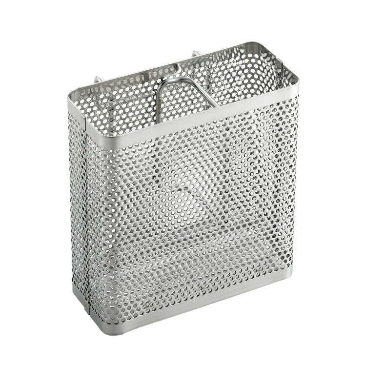 ●通気性の良いパンチング素材のカトラリーポケット。【商品情報】●お手持ちの水切りカゴに引っ掛けるだけで箸などのカトラリー類が水切りできます。●隙間から飛び出さず、仕切りも付いているのでキレイに収納できます。●商品サイズ(約):縦/94mm、...