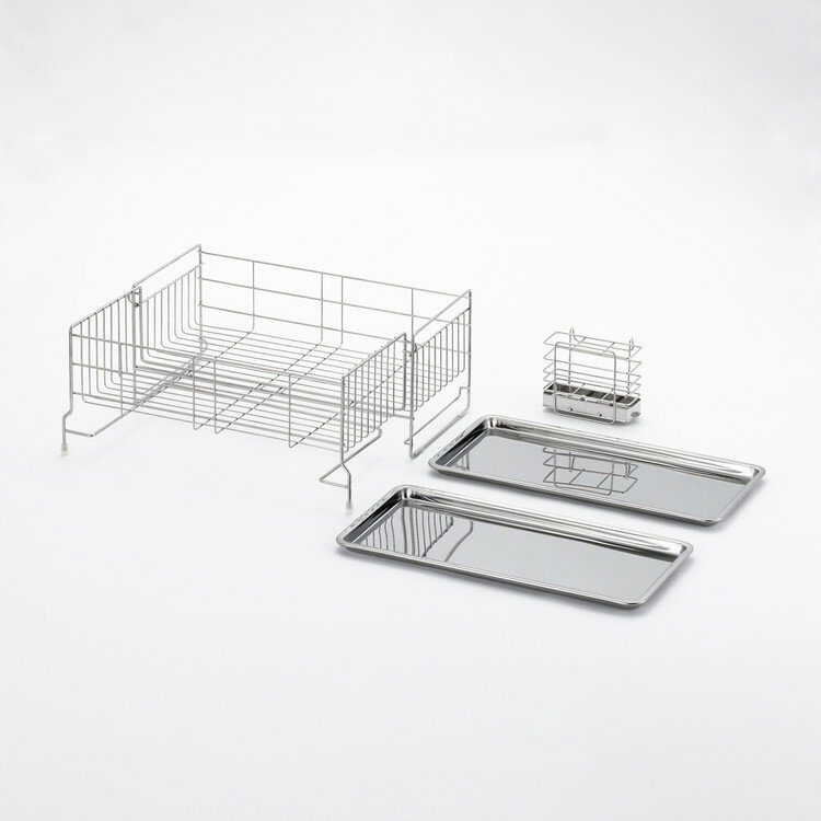 ●オールステンレスの水切り。【商品情報】●伸縮式なので洗い物の量に合わせて使えます。●2枚のトレーなので、伸ばした時もしっかり水滴をキャッチします。●便利な箸立て付きです。●商品サイズ(約):縦/395mm、横/185mm、高さ/167mm...