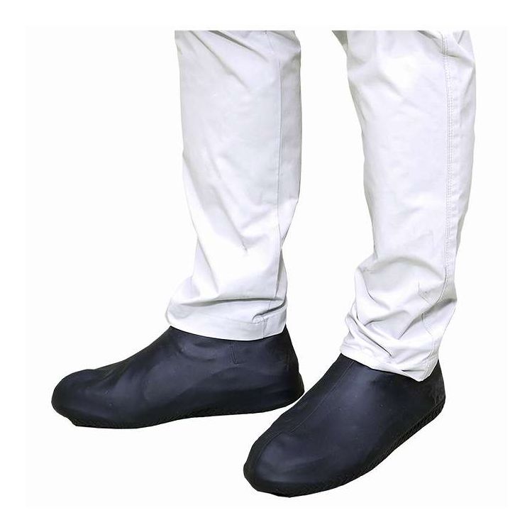 【商品情報】●簡単お手入れで繰り返し使えるシリコン素材のシューズカバーです。●折りたためるのでコンパクトに収納可能です。●突然の雨、洗車などの水作業、フェスやキャンプに最適です。●本体サイズ:約295mm×175mm(平置き時)。●対応靴サ...