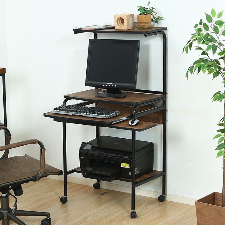 ■サイズ幅60×奥行48×高さ122cm■材質MDF スチール■原産国中国■組立品■特徴幅60cmのコンパクトなパソコンデスクです。足元にも収納スペースがあり、本やプリンターを収納できます。キーボード収納部分とマウストレーはスライド式で、必...